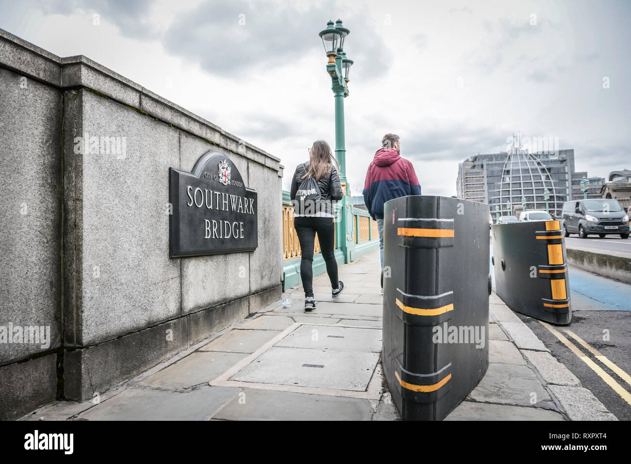 Anti terror barriers hi-res stock photography and images - Alamy