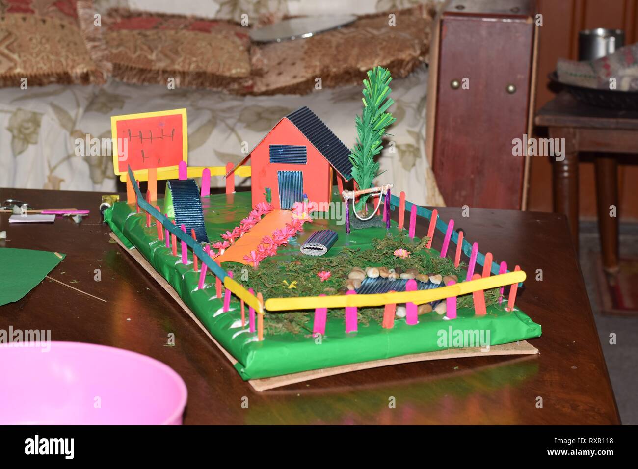 School project hi-res stock photography and images - Alamy