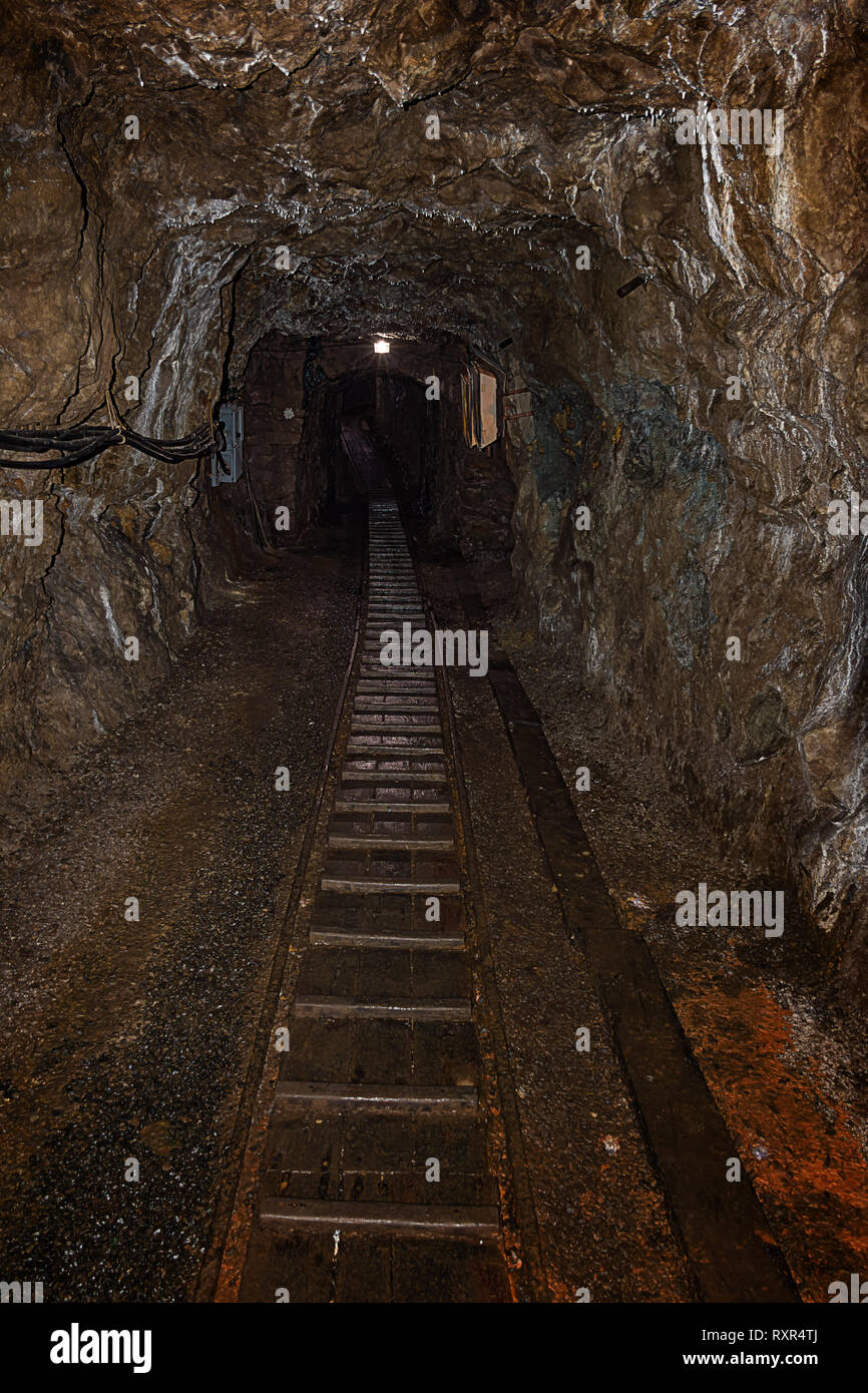 Gold mine mining complex hi-res stock photography and images - Alamy