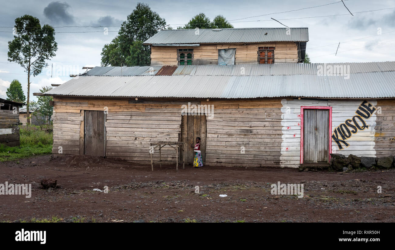 Slum houses in Goma, Democratic Republic of Congo Stock Photo - Alamy