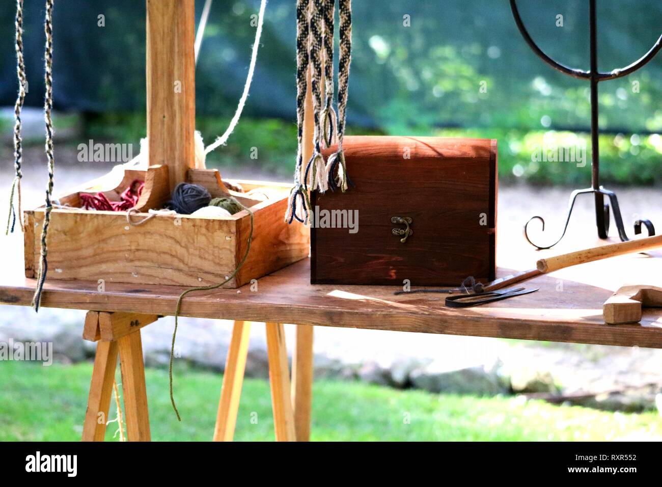 Objects on a table hi-res stock photography and images - Alamy