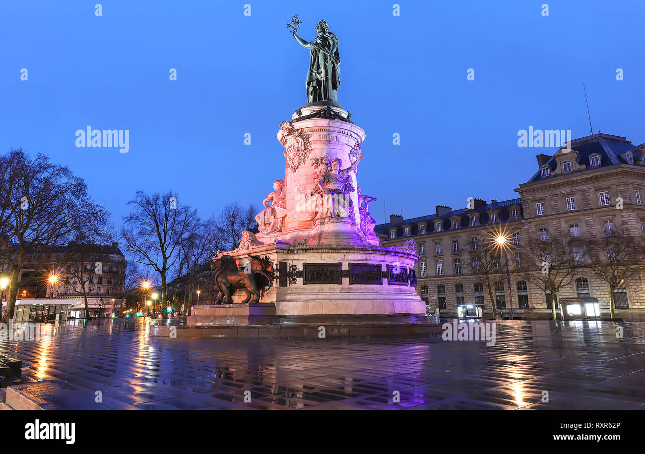 Allegory republic paris hi-res stock photography and images - Alamy