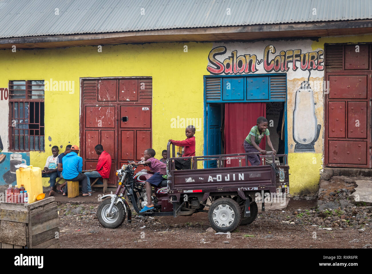 Democratic republic congo slum hi-res stock photography and images - Alamy