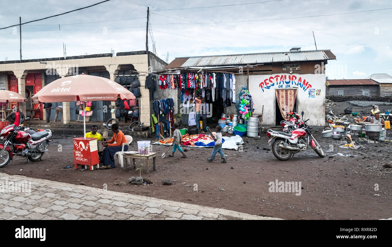 Democratic republic congo slum hi-res stock photography and images - Alamy