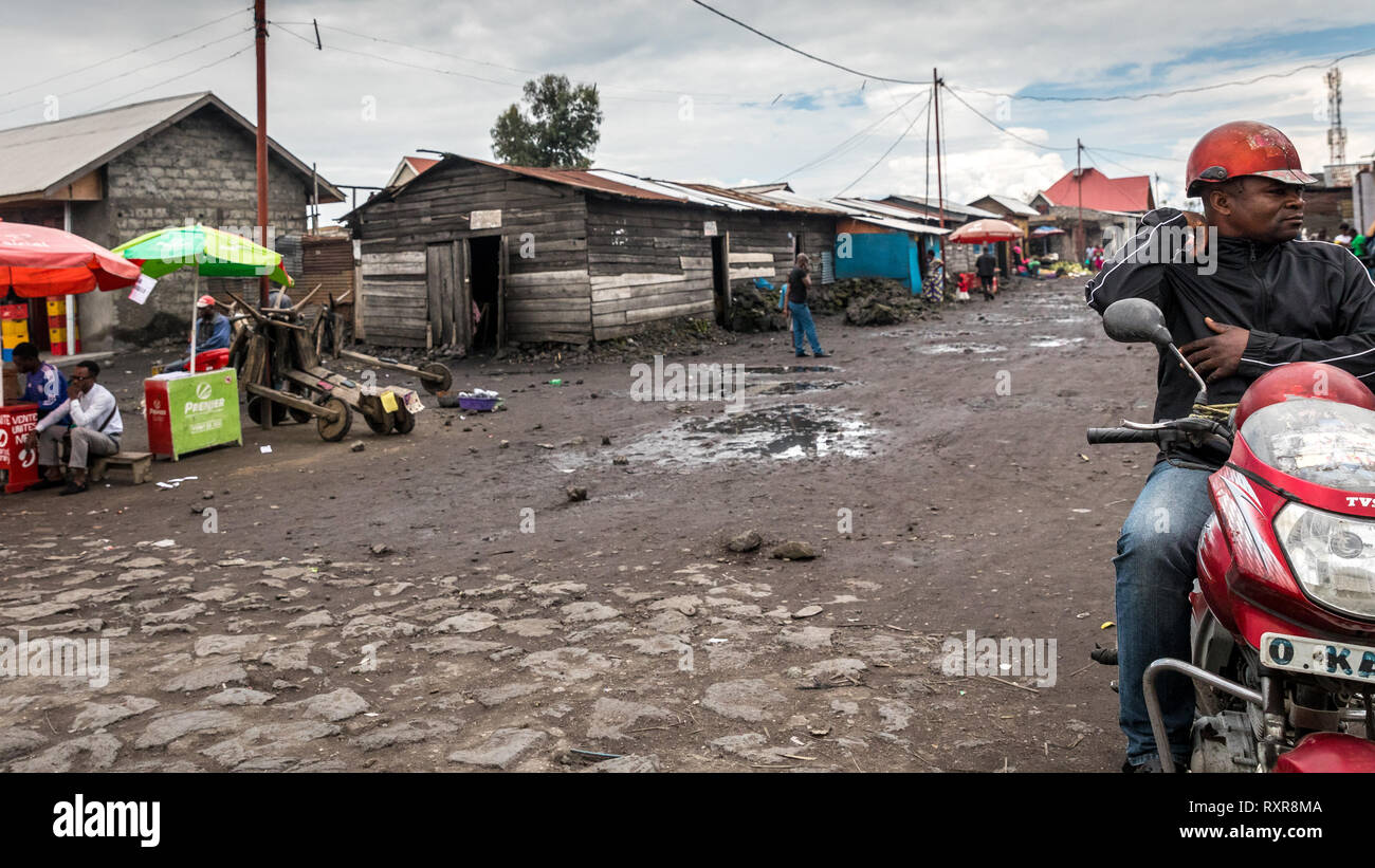 Democratic republic congo slum hi-res stock photography and images - Alamy