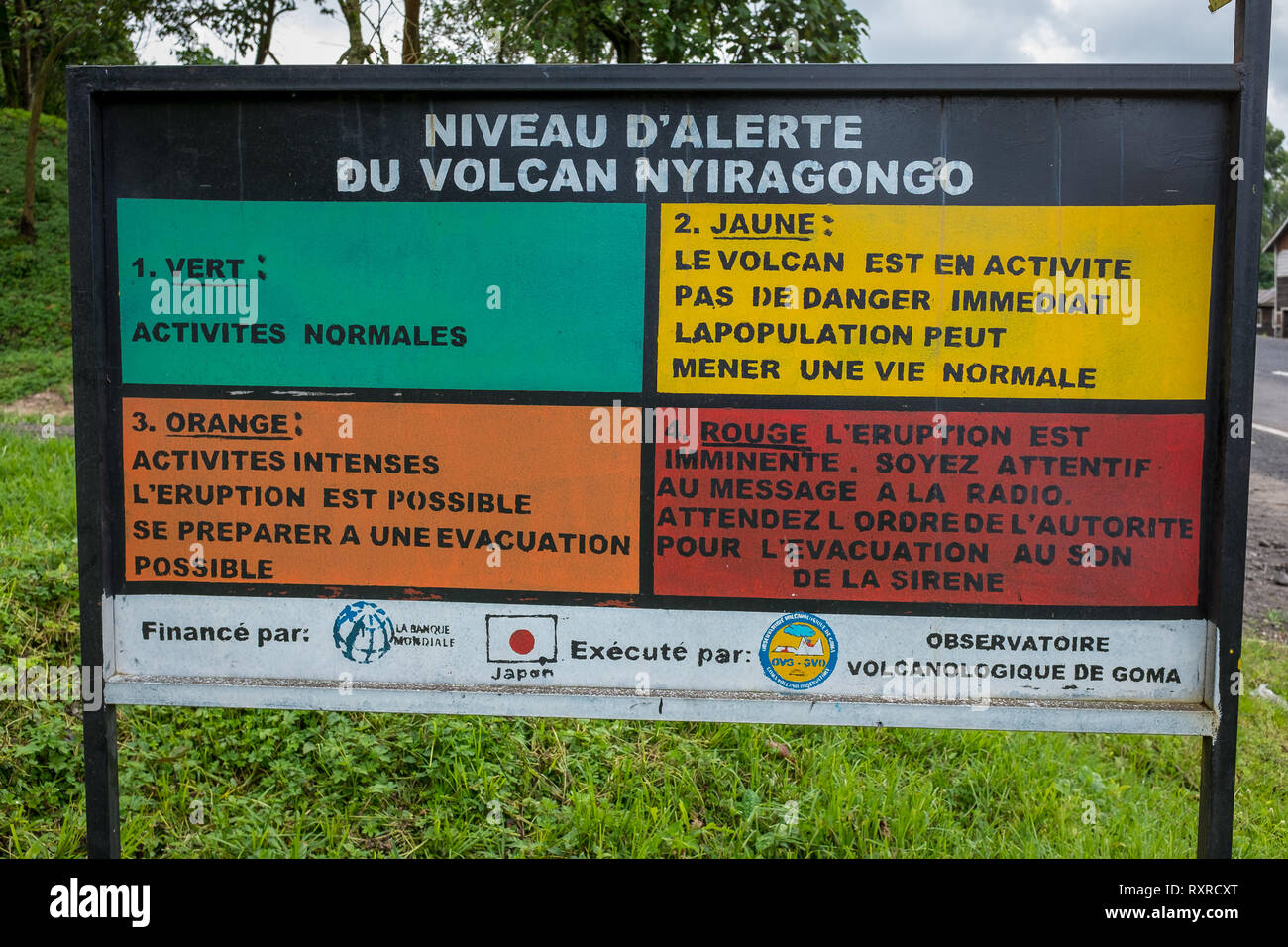 Volcano alert hi-res stock photography and images - Alamy