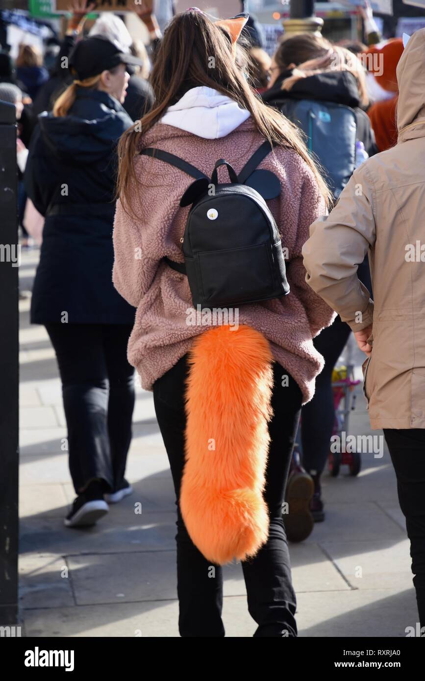 The hunting act 2004 hi-res stock photography and images - Alamy
