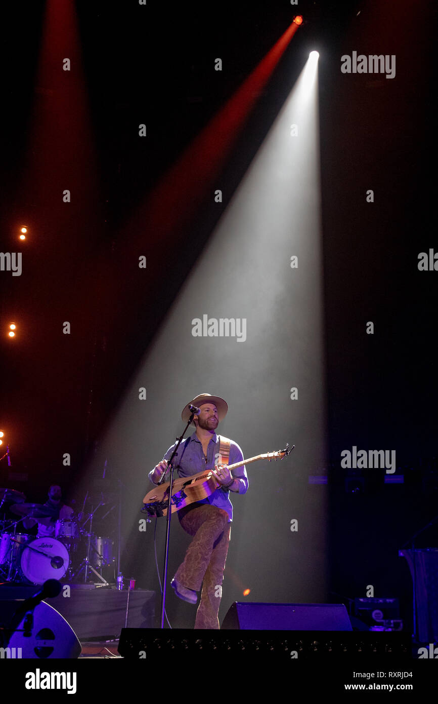 Drake performing live at the o2 arena london hi-res stock photography ...