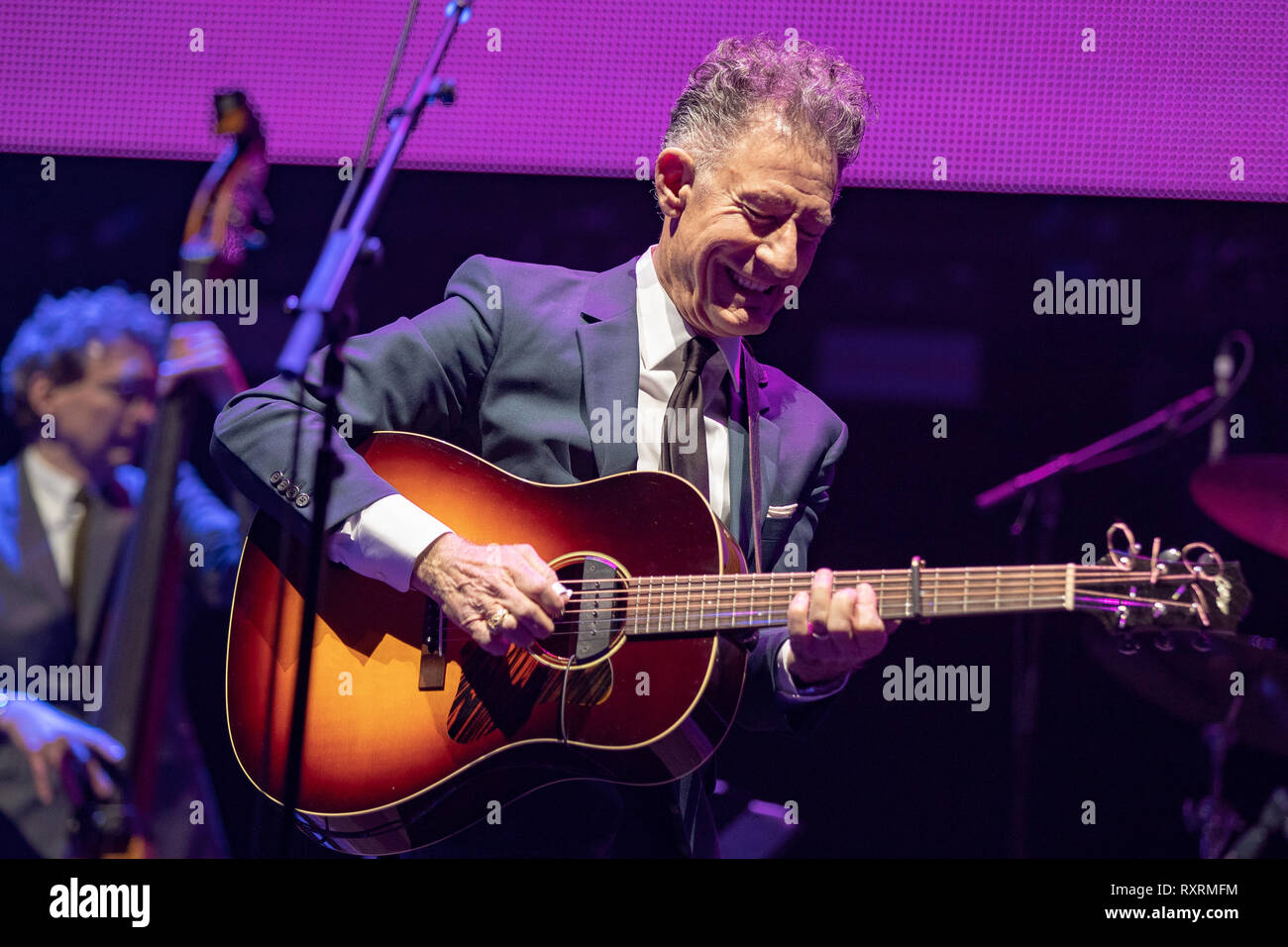 Lyle lovett hi-res stock photography and images - Alamy