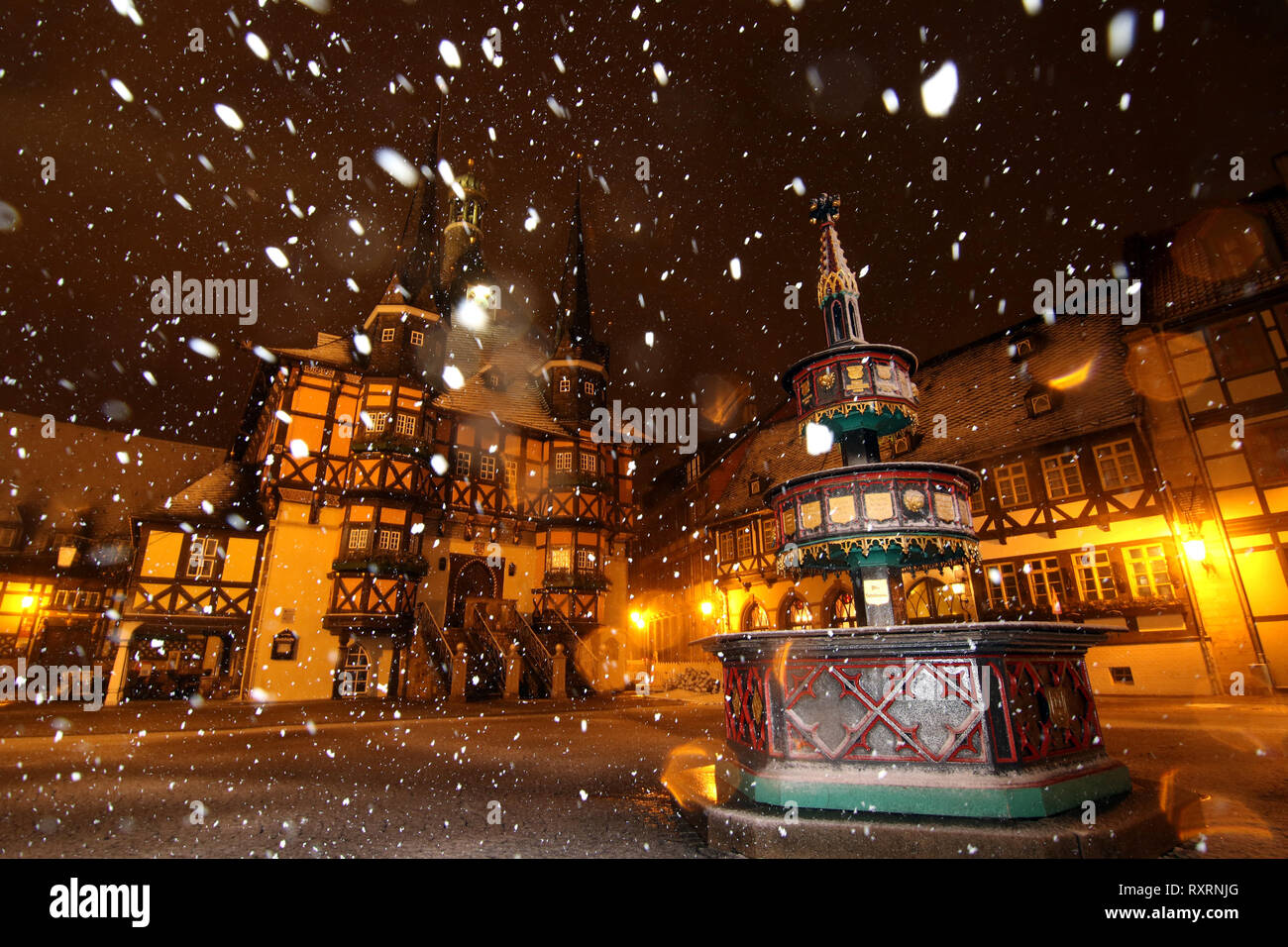 Wernigerode, Germany. 10th Mar, 2019. Snowflakes whirl through the air ...