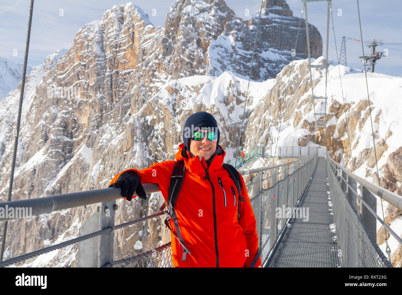 Rope bridge hi-res stock photography and images - Alamy
