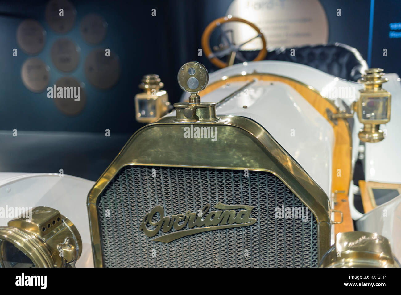 1911 overland vintage car hi-res stock photography and images - Alamy