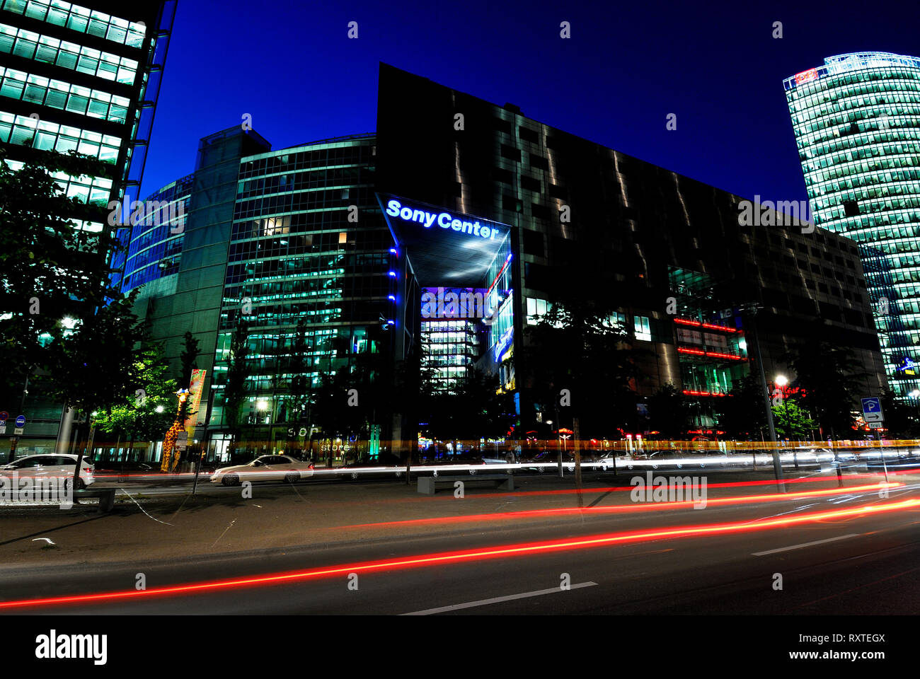 Design of the architekct helmut jahn hi-res stock photography and ...