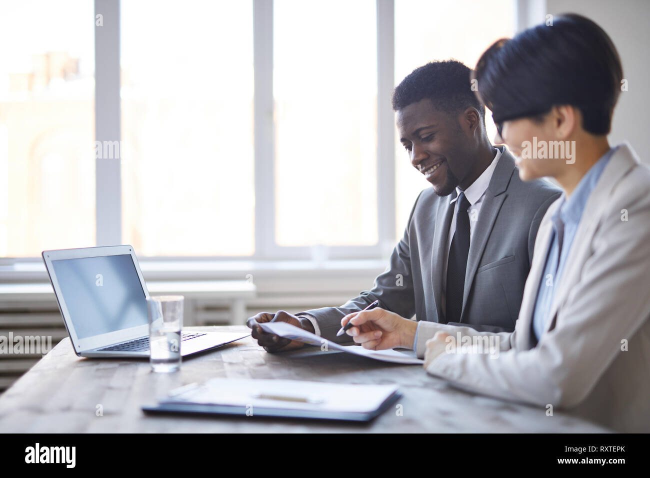 Woman economist in office hi-res stock photography and images - Alamy