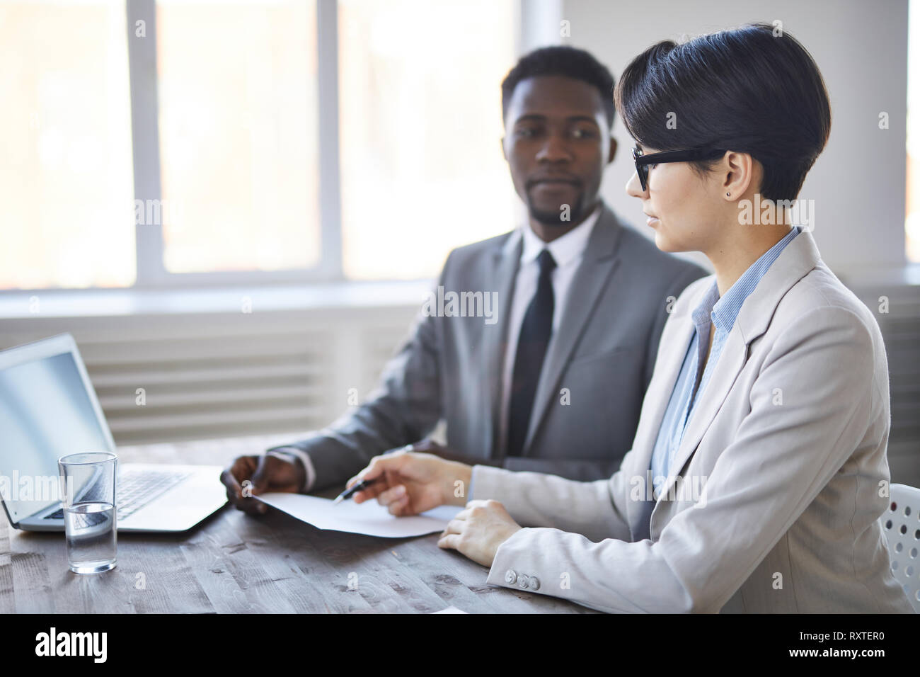 Negotiation point hi-res stock photography and images - Alamy