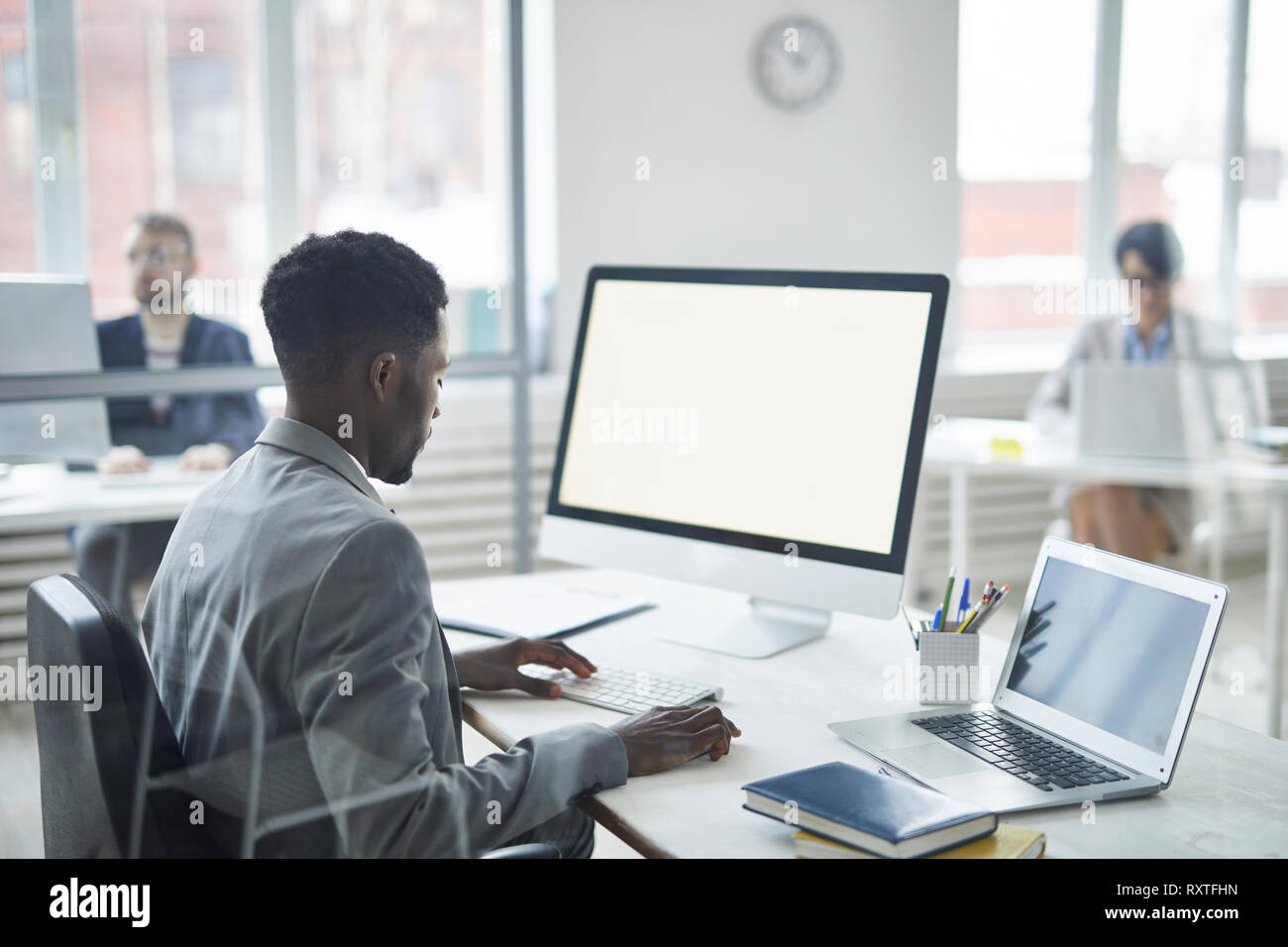 Business man elegant data hi-res stock photography and images - Alamy