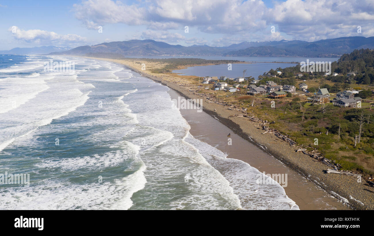 Driftwood beach ocean aerial hi-res stock photography and images - Alamy