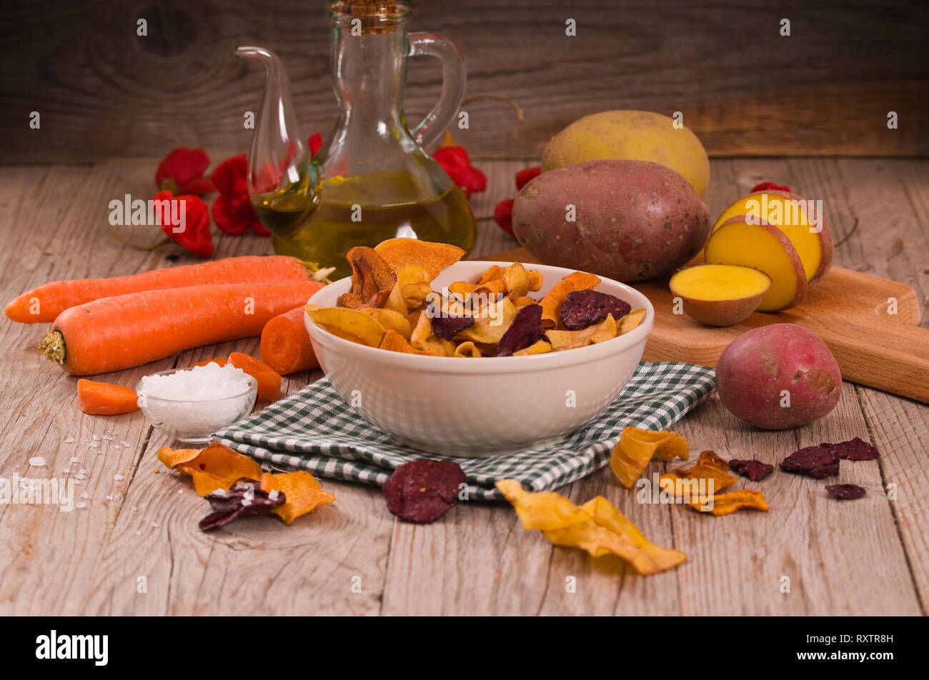 Mixed vegetable crisps Stock Photo - Alamy