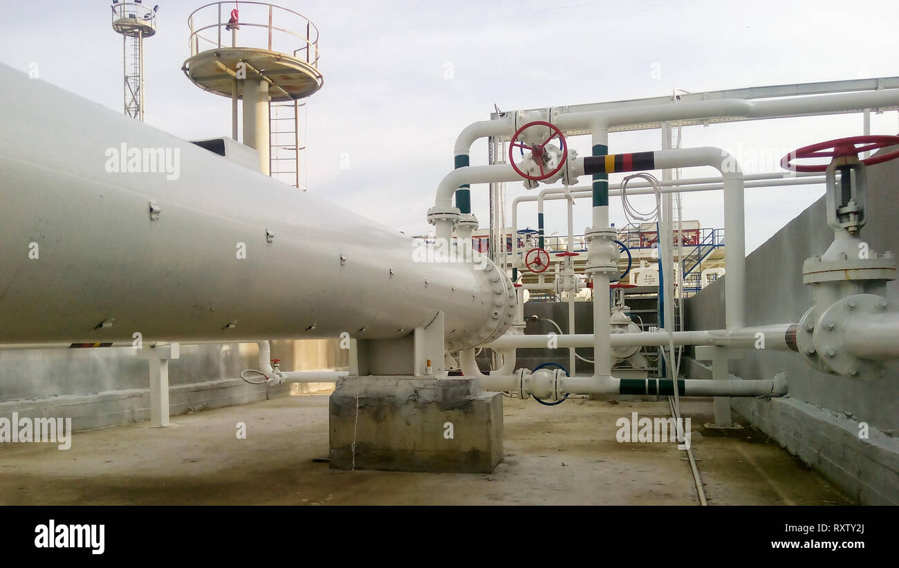Flange exchanger hi-res stock photography and images - Alamy