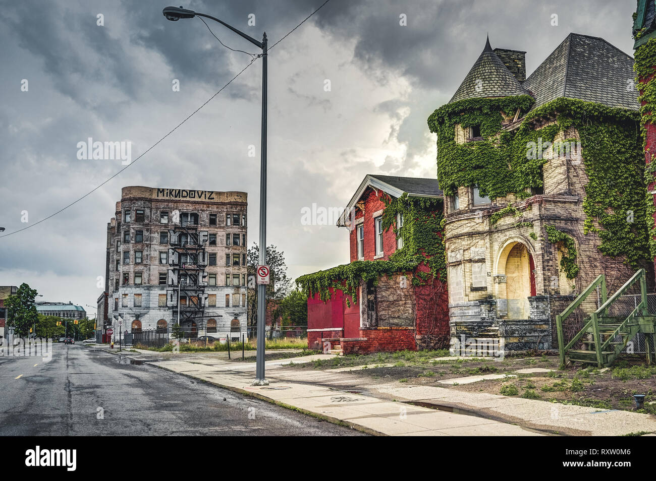 Detroit city street night hi-res stock photography and images - Alamy