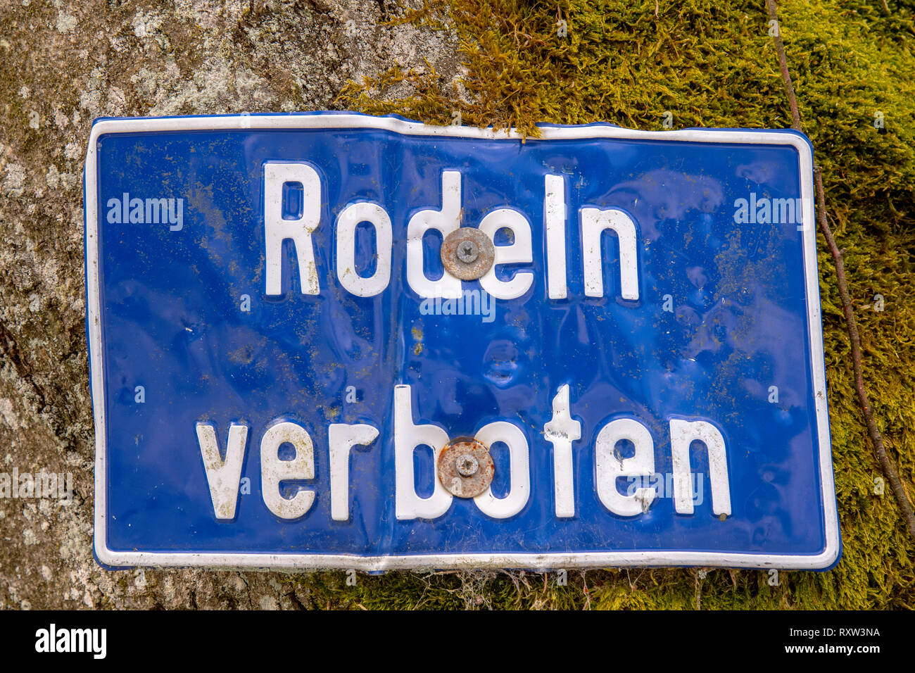 No tobogganing sign hi-res stock photography and images - Alamy