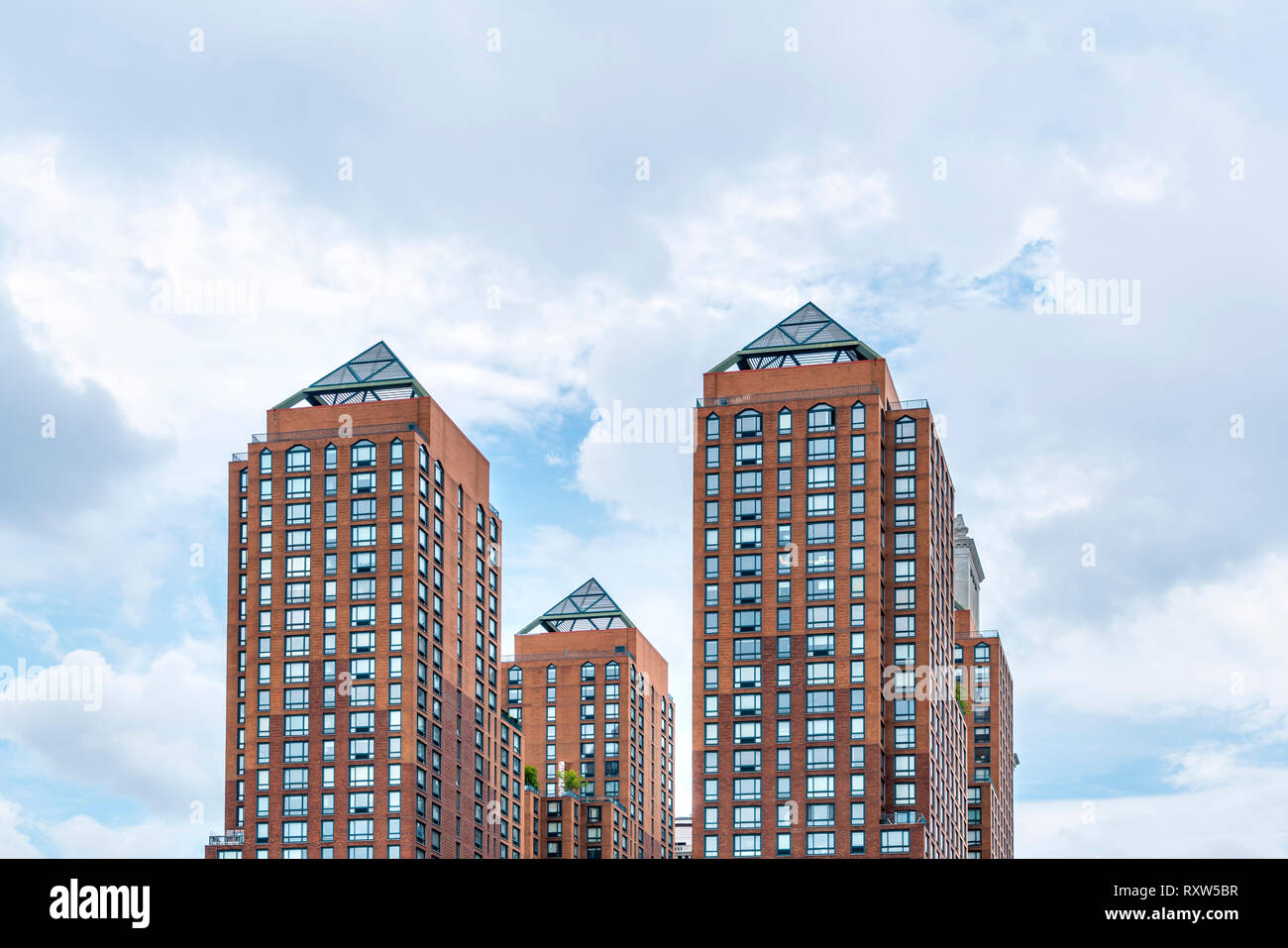 Pyramid roof hi-res stock photography and images - Alamy