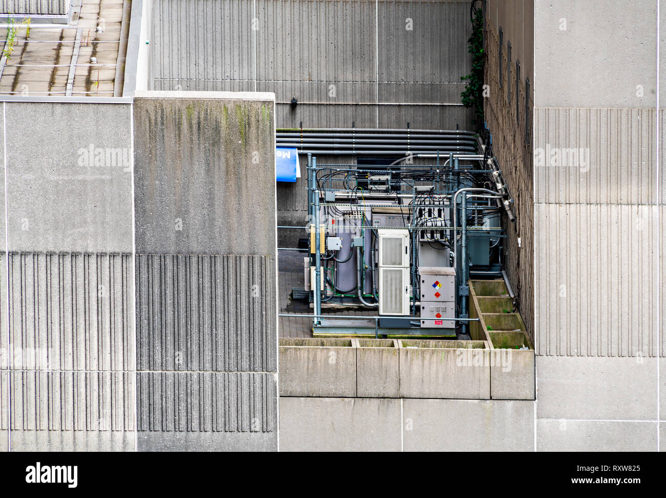 Mechanical system hi-res stock photography and images - Alamy