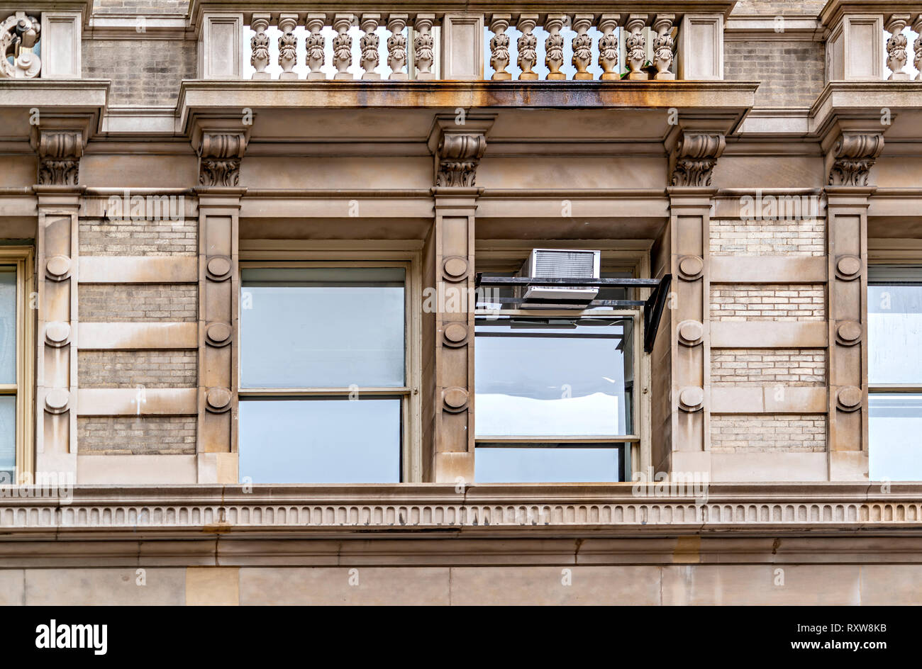 Window air conditioner hi-res stock photography and images - Alamy