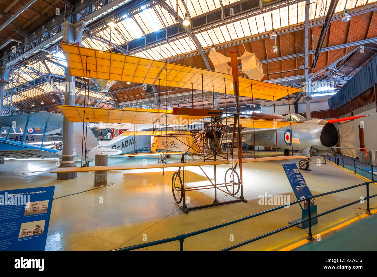 Manchester aircraft museum hi-res stock photography and images - Alamy