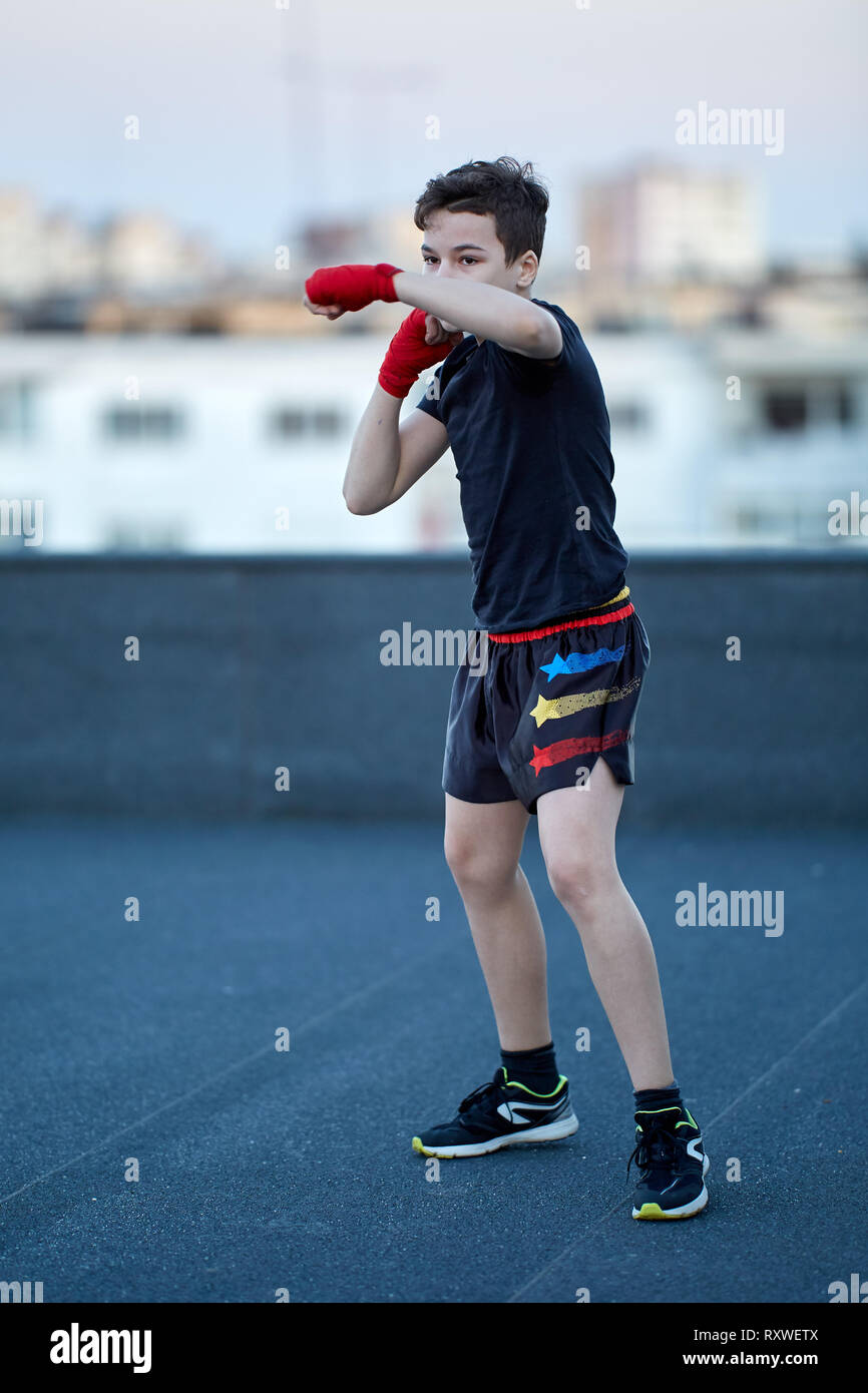 Boy thai boxing hi-res stock photography and images - Alamy
