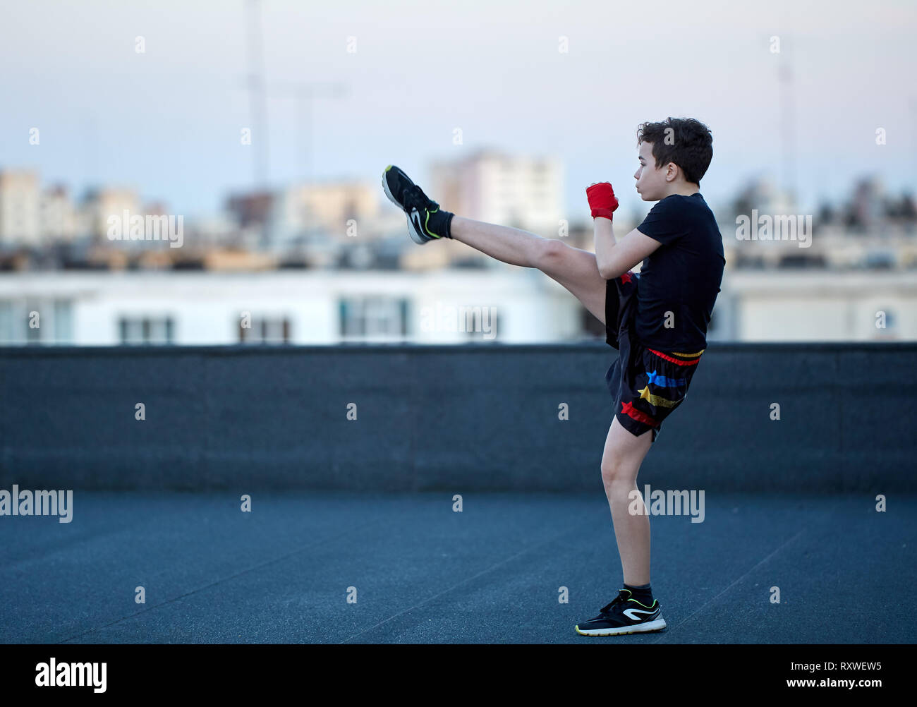 Boy thai boxing hi-res stock photography and images - Alamy