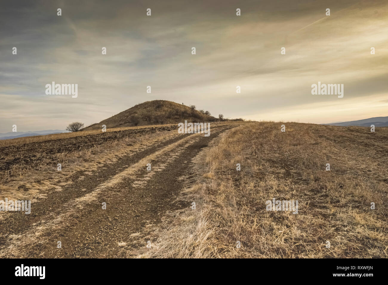 Roman burial mound hi-res stock photography and images - Alamy
