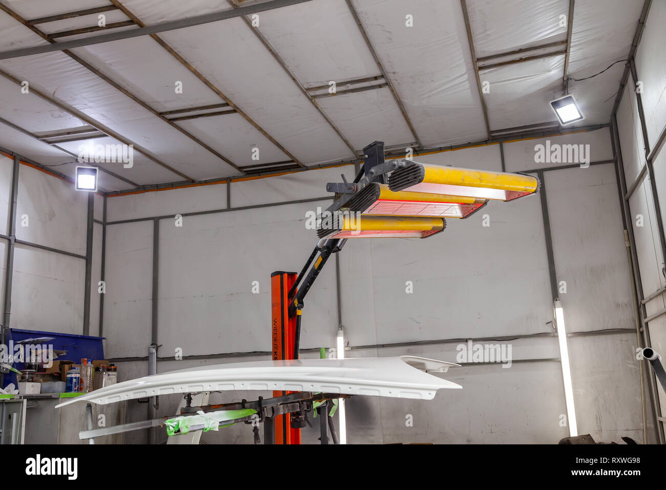 Drying car paint hi-res stock photography and images - Alamy