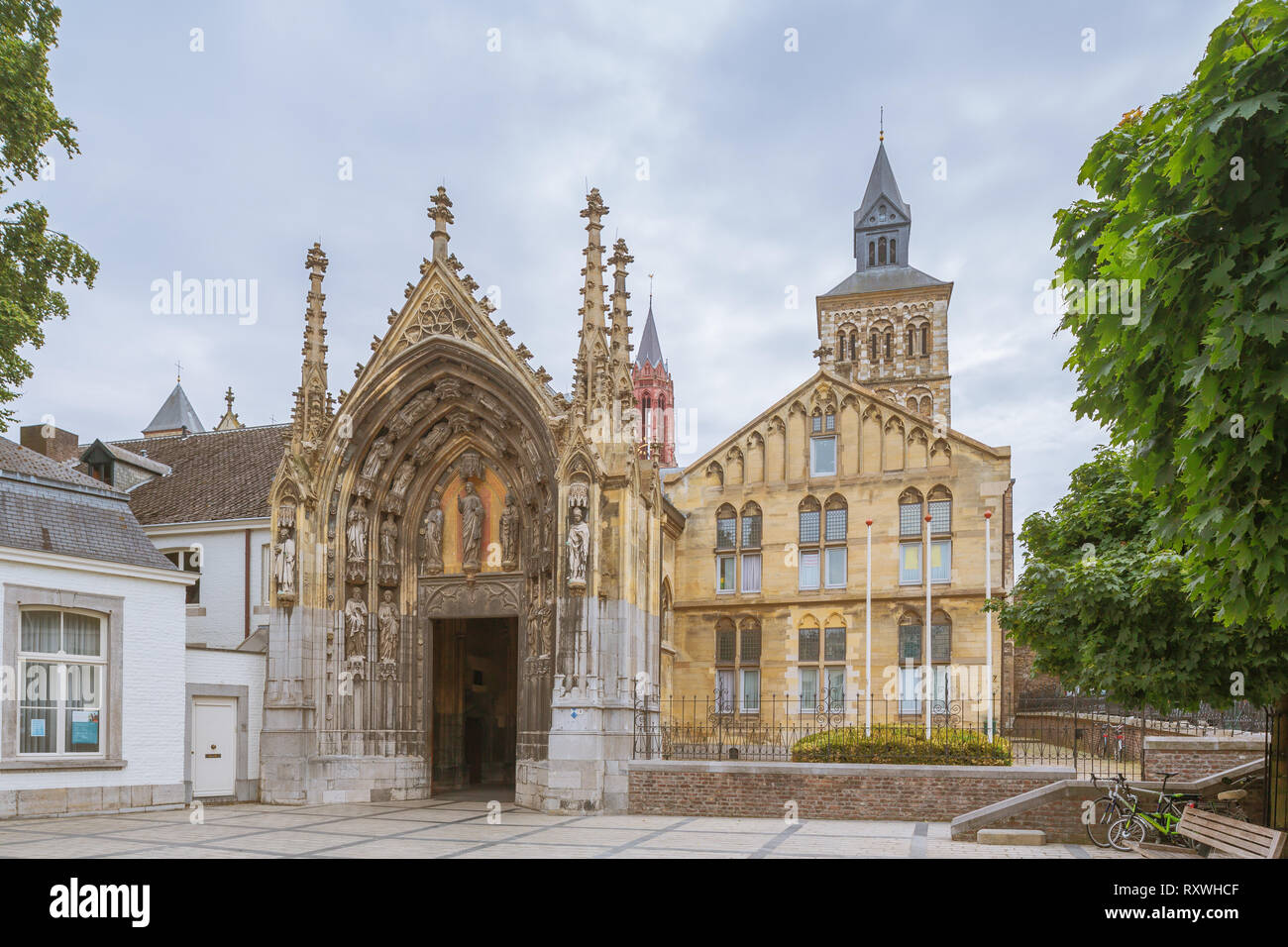 Saint servatius basilica hi-res stock photography and images - Alamy