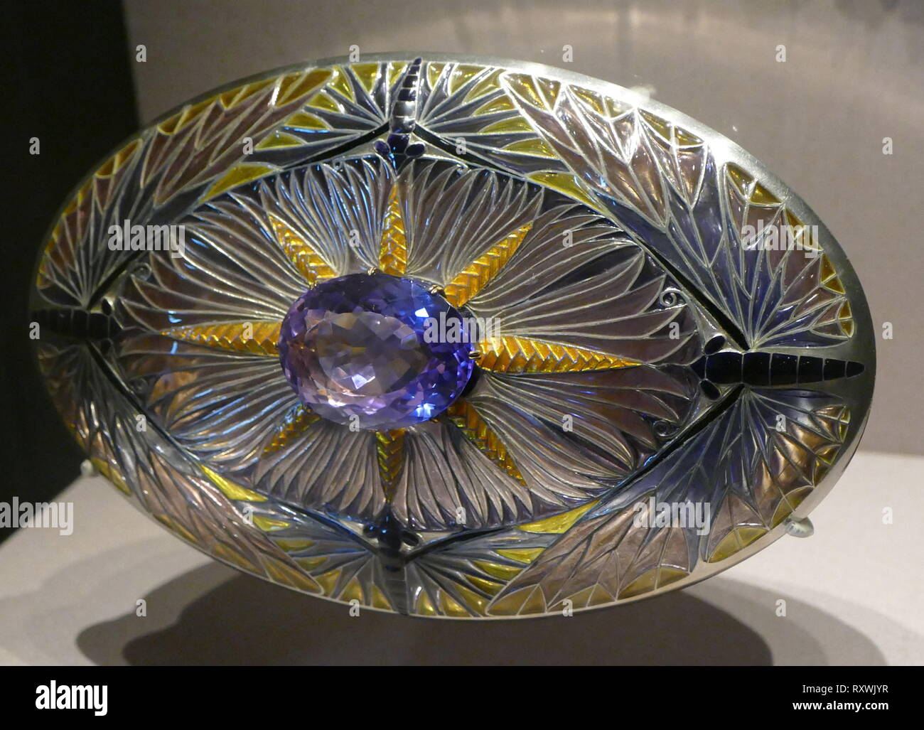 Crystal jewellery box 1895, from the Hull Grundy collections. Anne Hull ...