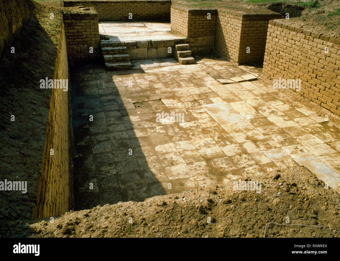 Assyrian temple hi-res stock photography and images - Alamy