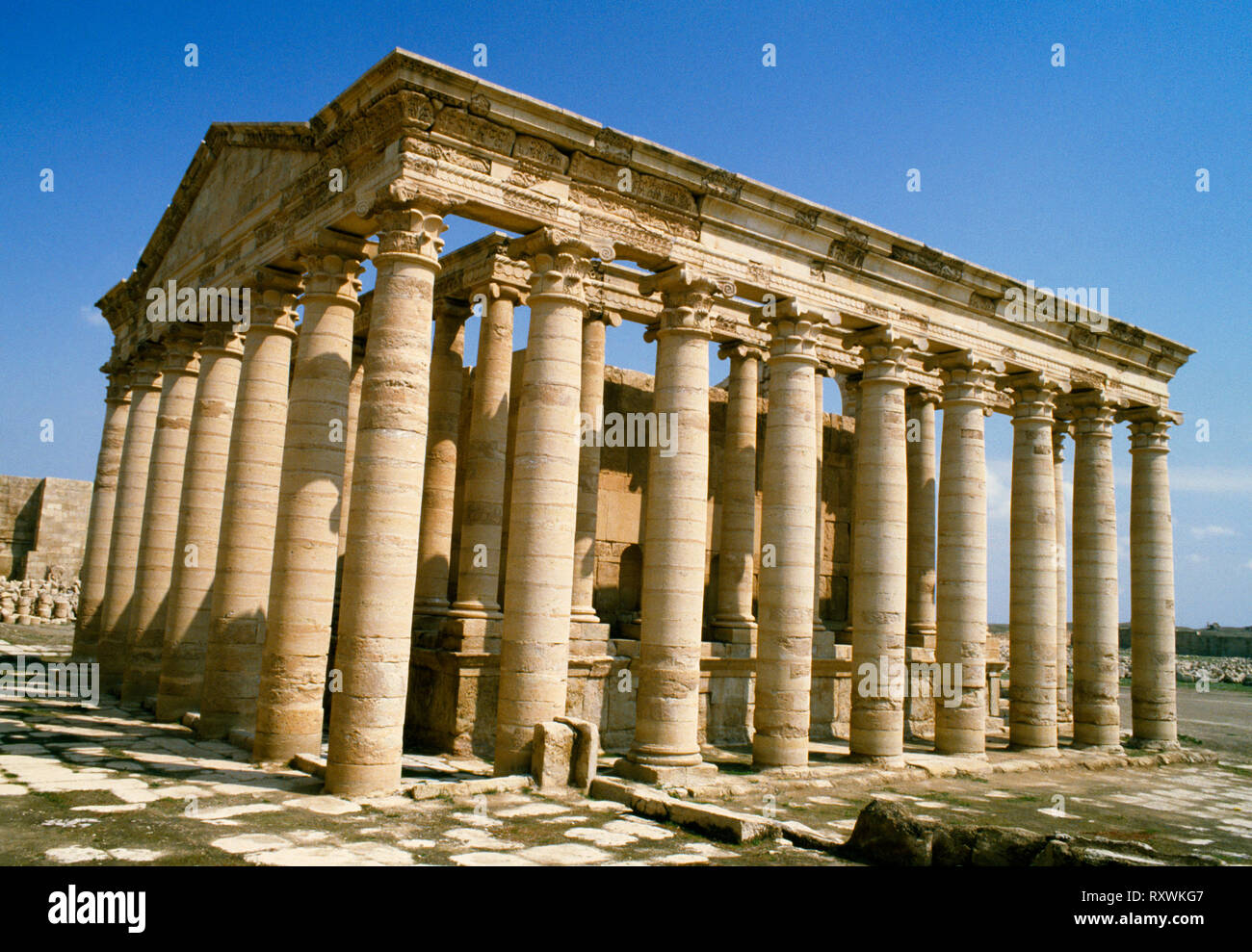 Mesopotamia temple hi-res stock photography and images - Alamy
