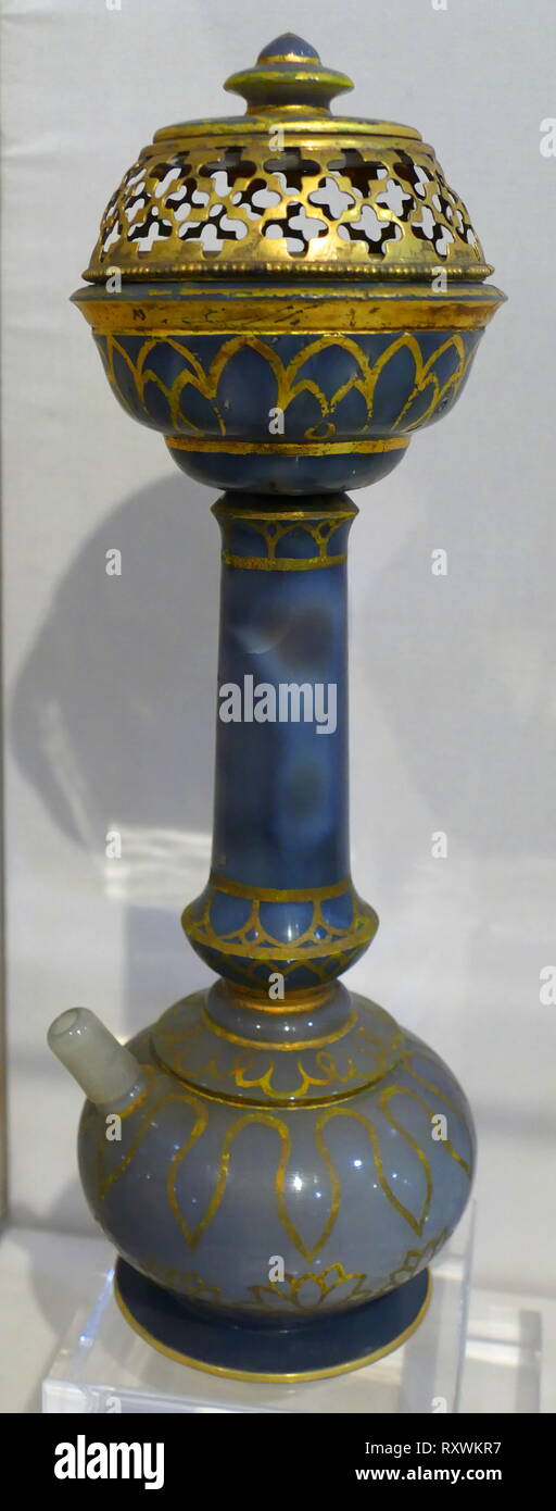 Huqqa hi-res stock photography and images - Alamy