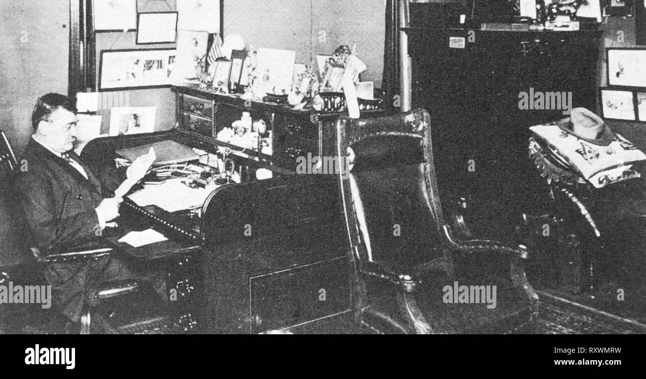 Pinkerton detective agency hi-res stock photography and images - Alamy