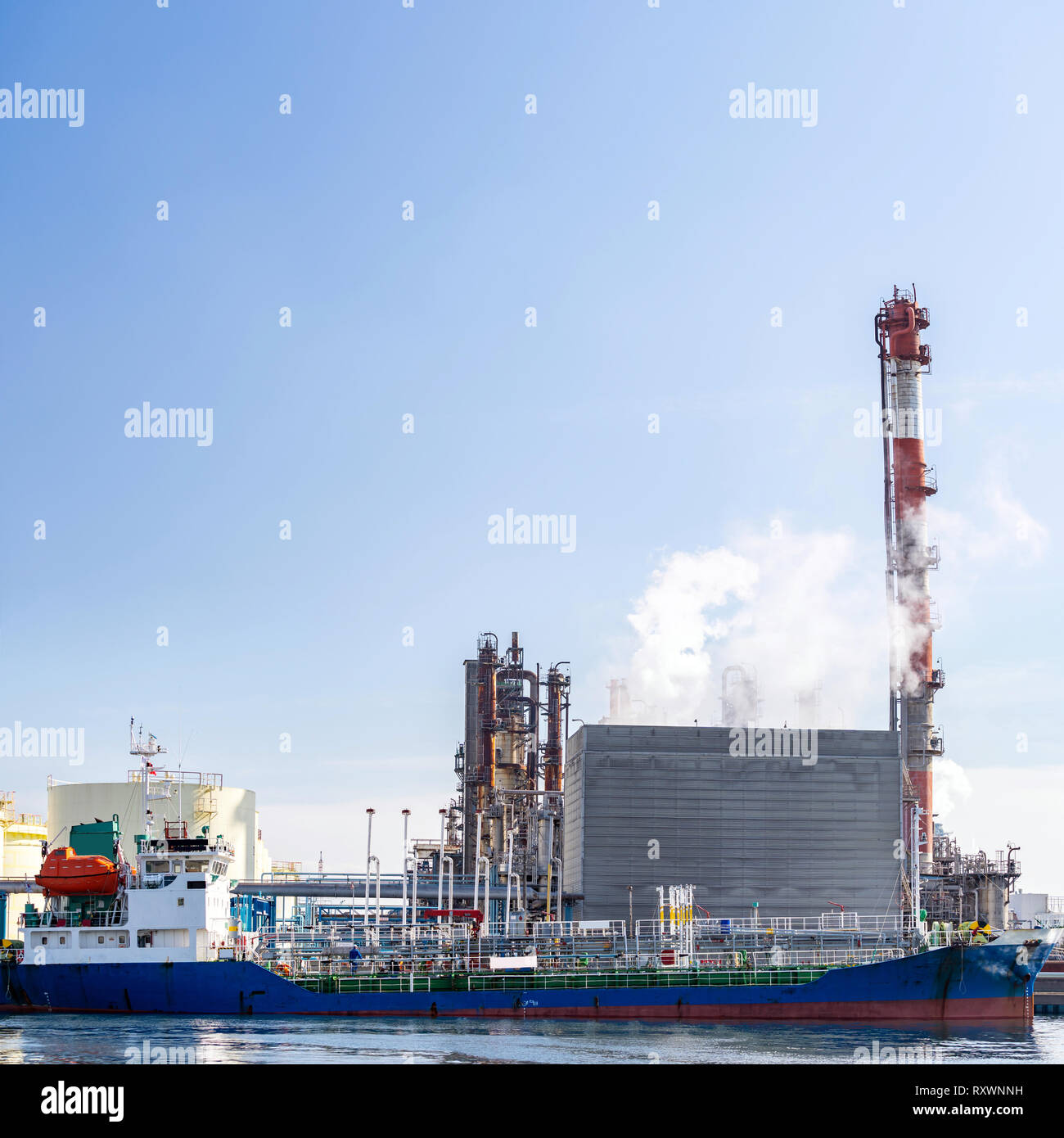 Oil Rig Container Ship In High Resolution Stock Photography and Images ...
