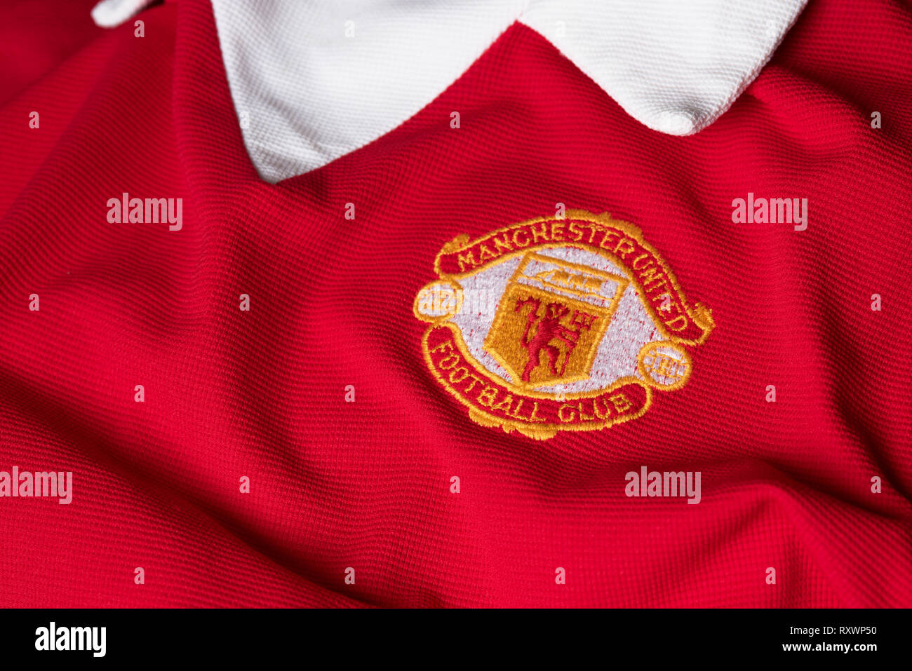 Retro manchester united logo hi-res stock photography and images - Alamy