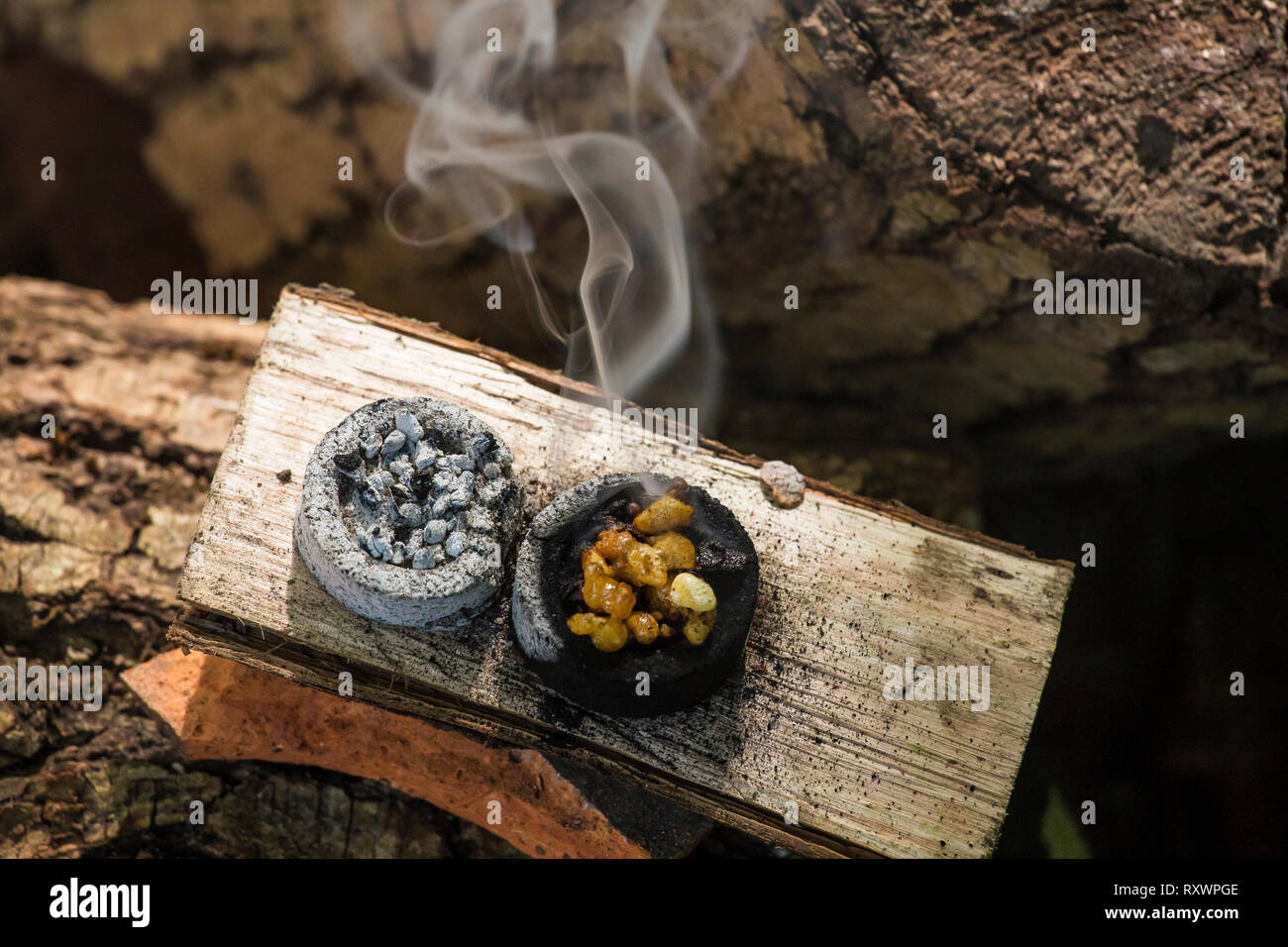 Real frankincense hi-res stock photography and images - Alamy
