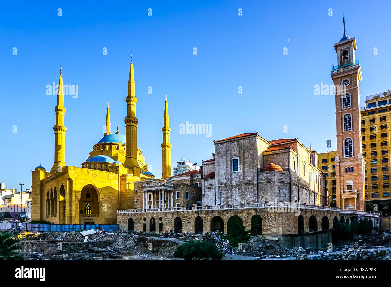 Beirut Saint Georges Maronite Cathedral and Mohammad Al Amin Mosque ...