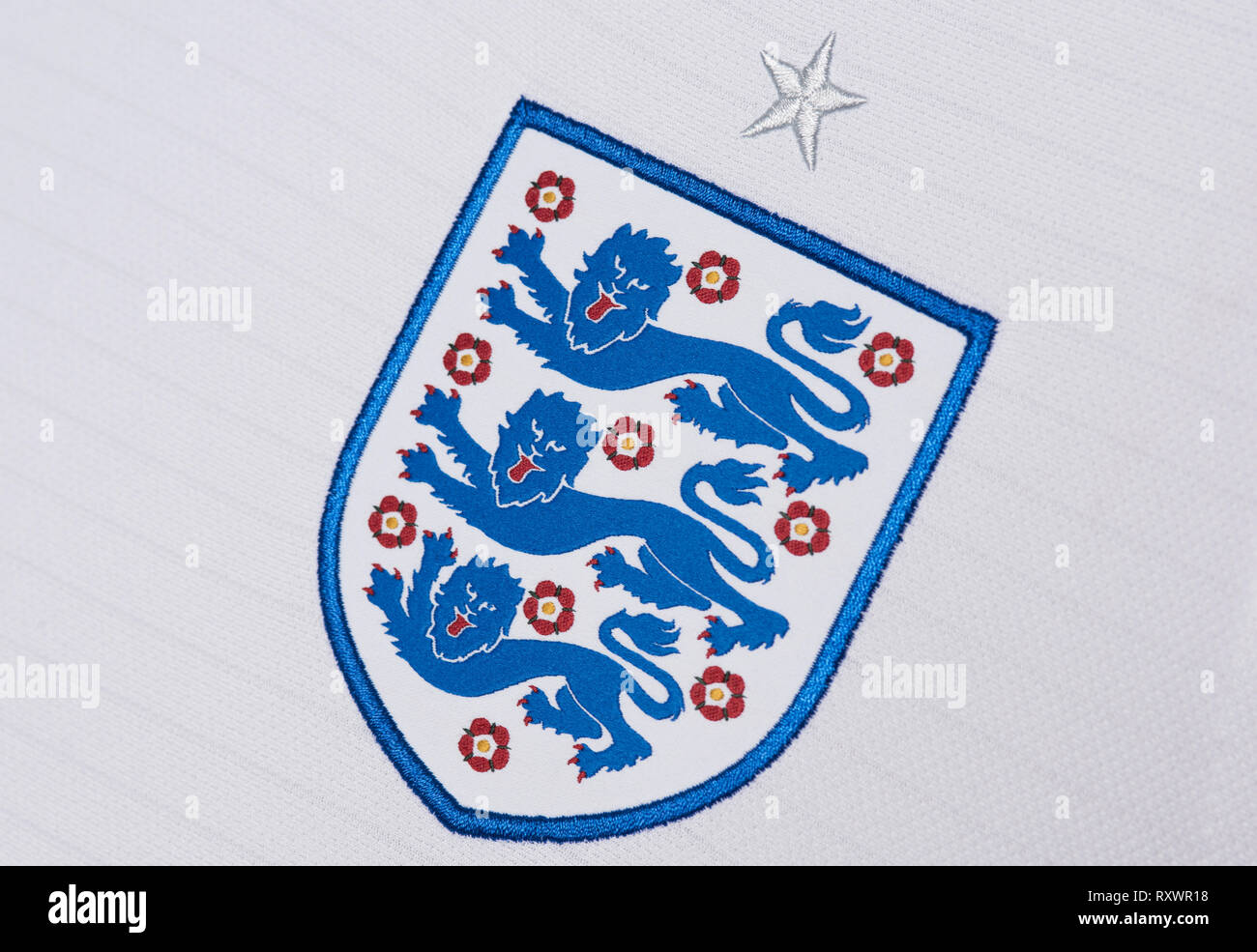 England national football team badge hi-res stock photography and ...