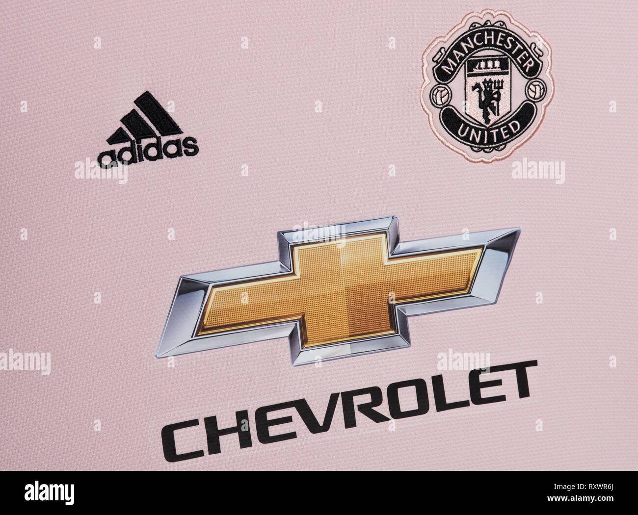 Manchester united pink kit hi-res stock photography and images - Alamy
