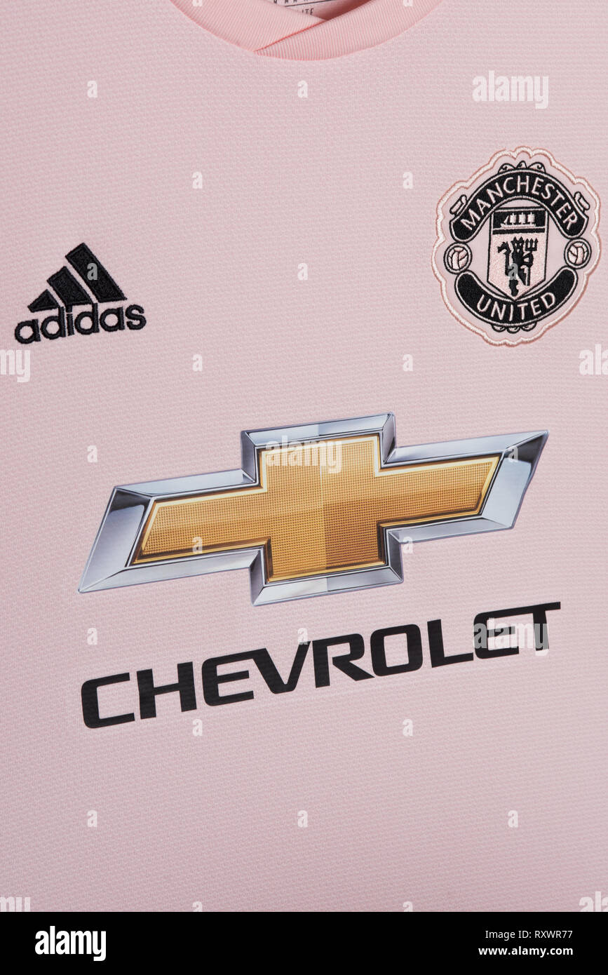 Manchester united pink away kit hi-res stock photography and images - Alamy