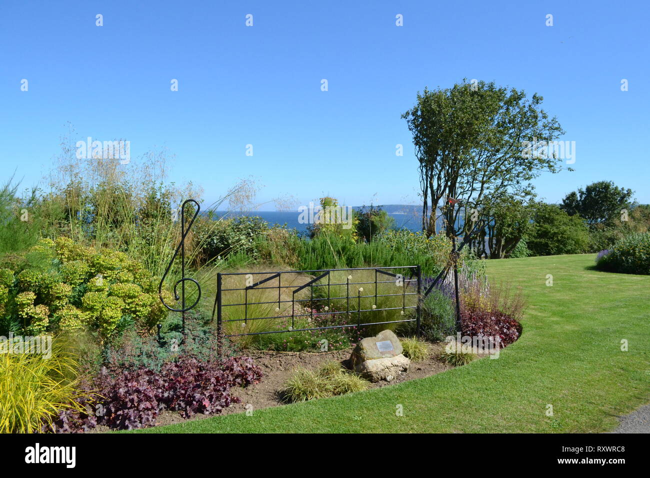 Filey yorkshire crescent gardens hi-res stock photography and images ...