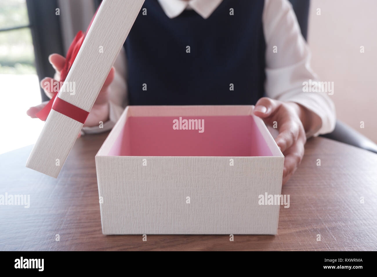 female open gift box Stock Photo - Alamy