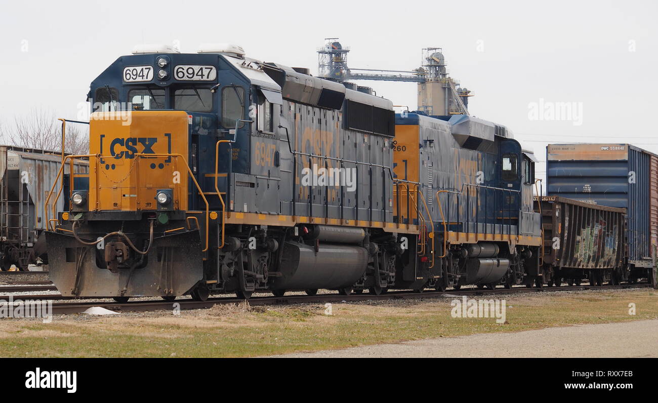 CSX EMD Locomotive w/ blue & yellow paint Stock Photo - Alamy