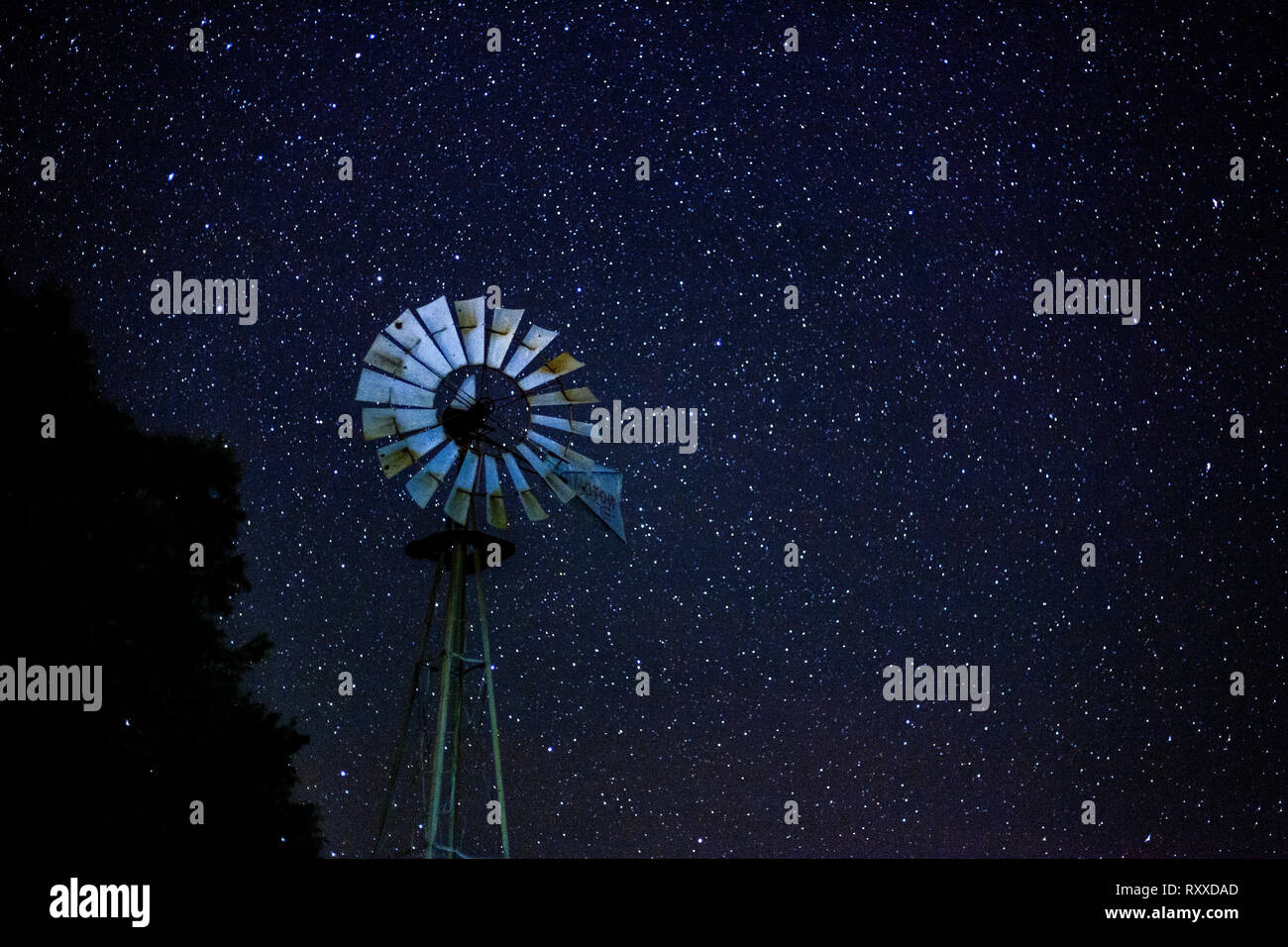 Night sky texas hill country hi-res stock photography and images - Alamy